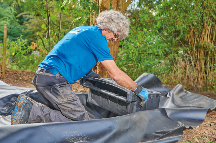 How to Build a Garden Stream | Helpful Guide - Water Garden UK